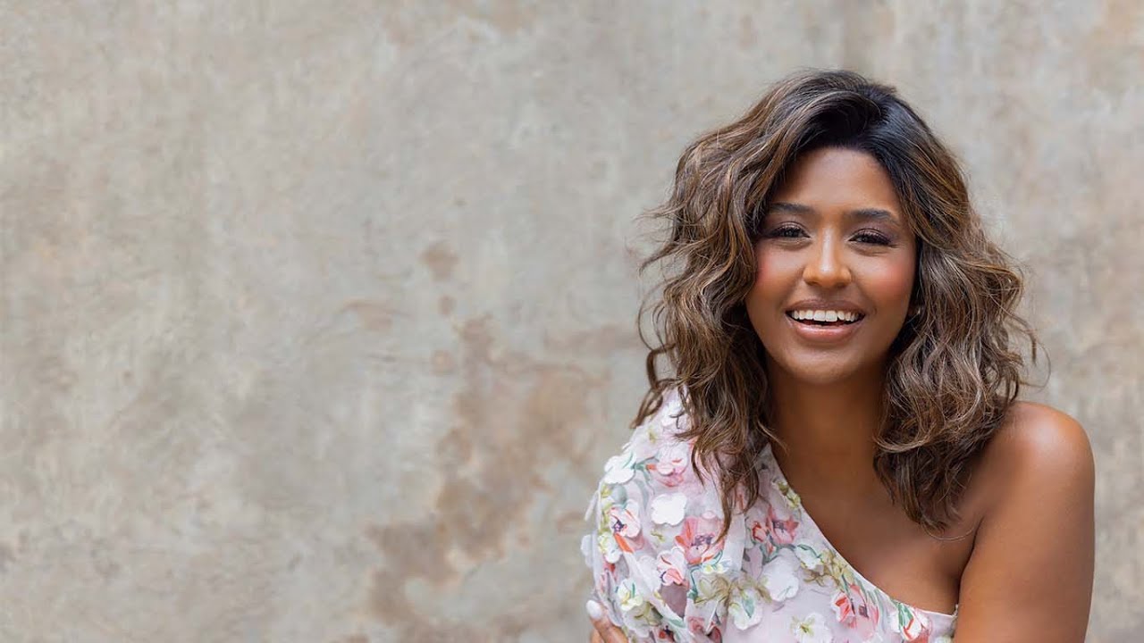 New Hair Magic: Kim Kimble's Hannah and Hailey Styles Launch! - YouTube