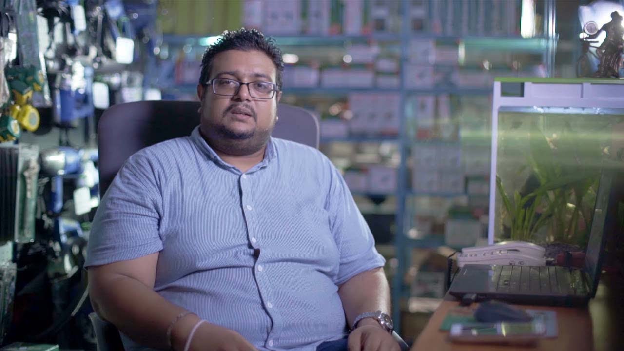 "අපගේ අලෙවියෙන් 90% ක්ම සිදුවන්නේ ikman.lk හරහායි." නාමල් මෙන්ඩිස් ...