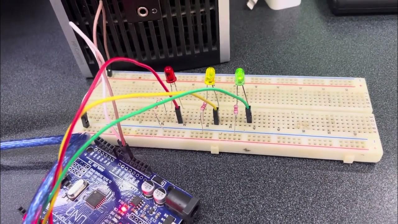 Semáforo sencillo con arduino - YouTube