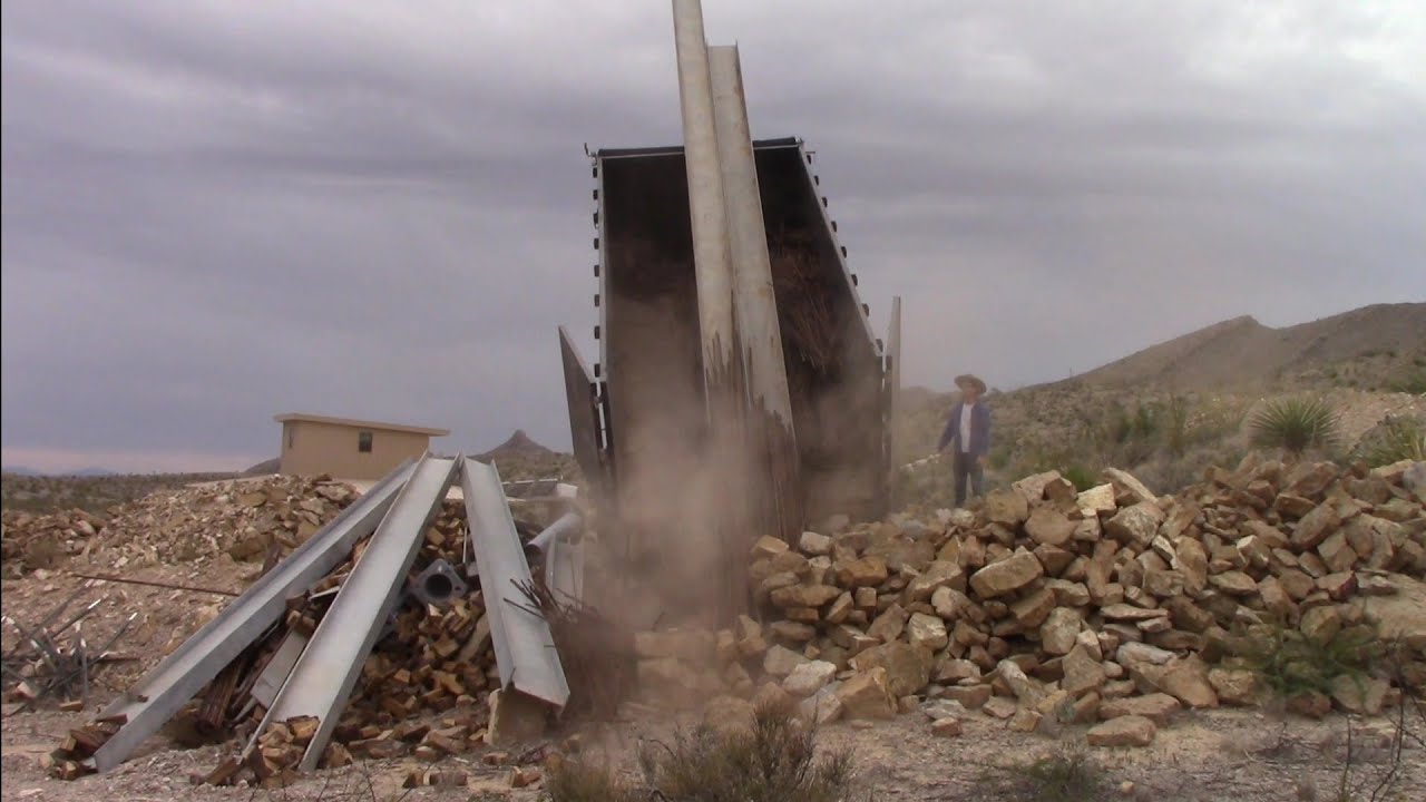 Unloading the trailer @Timeline Ranch far west Texas off-grid desert ...
