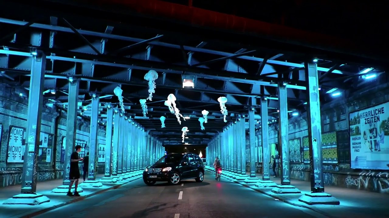 Jellyfish-Installation in Cologne - YouTube