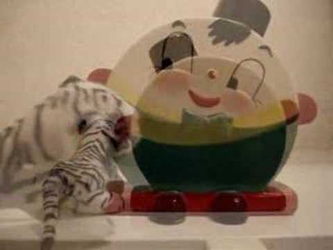 Bump the Elephant Remix - YouTube