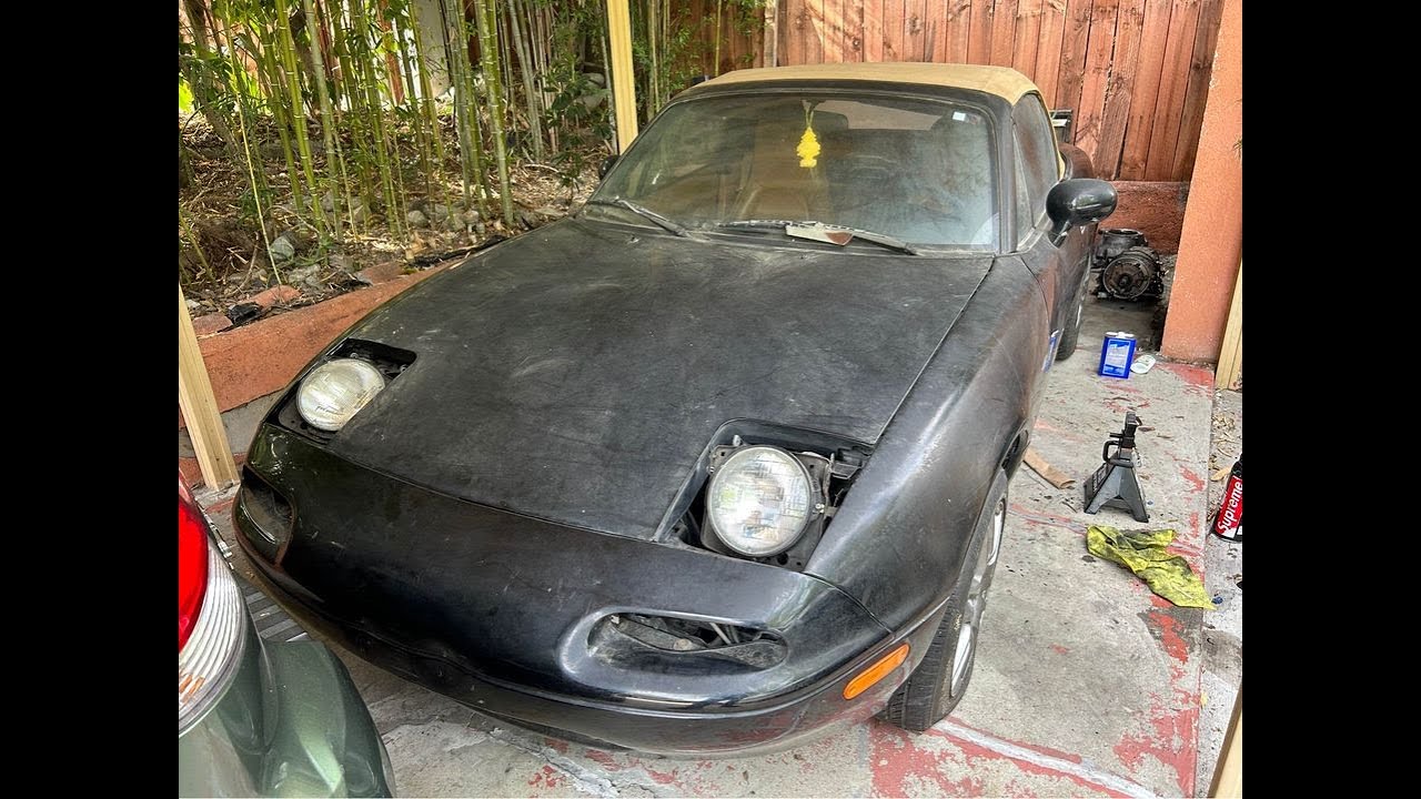 Saving a Miata from the hills of HOLLYWOOD - YouTube