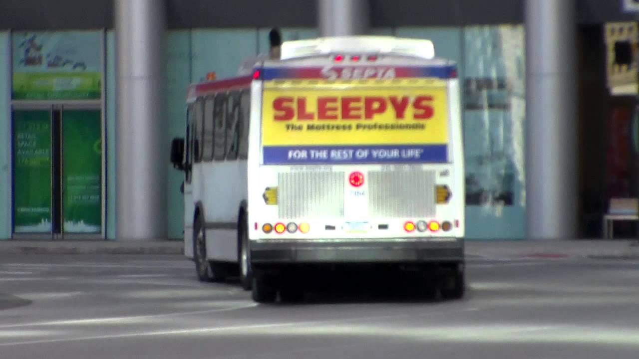 SEPTA BUSES: NEW FLYER'S & NEOPLAN'S ON 15TH & MARKET STS - YouTube