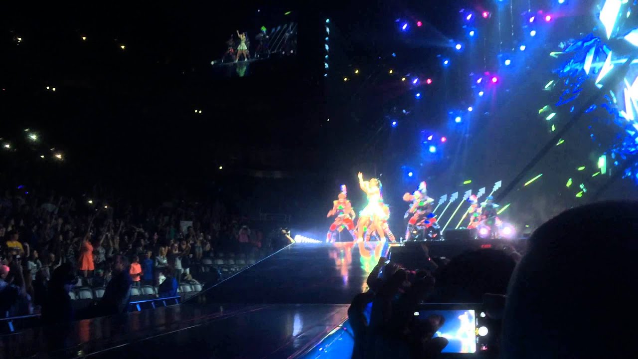 Katy Perry "Roar" Prismatic Tour Denver - YouTube