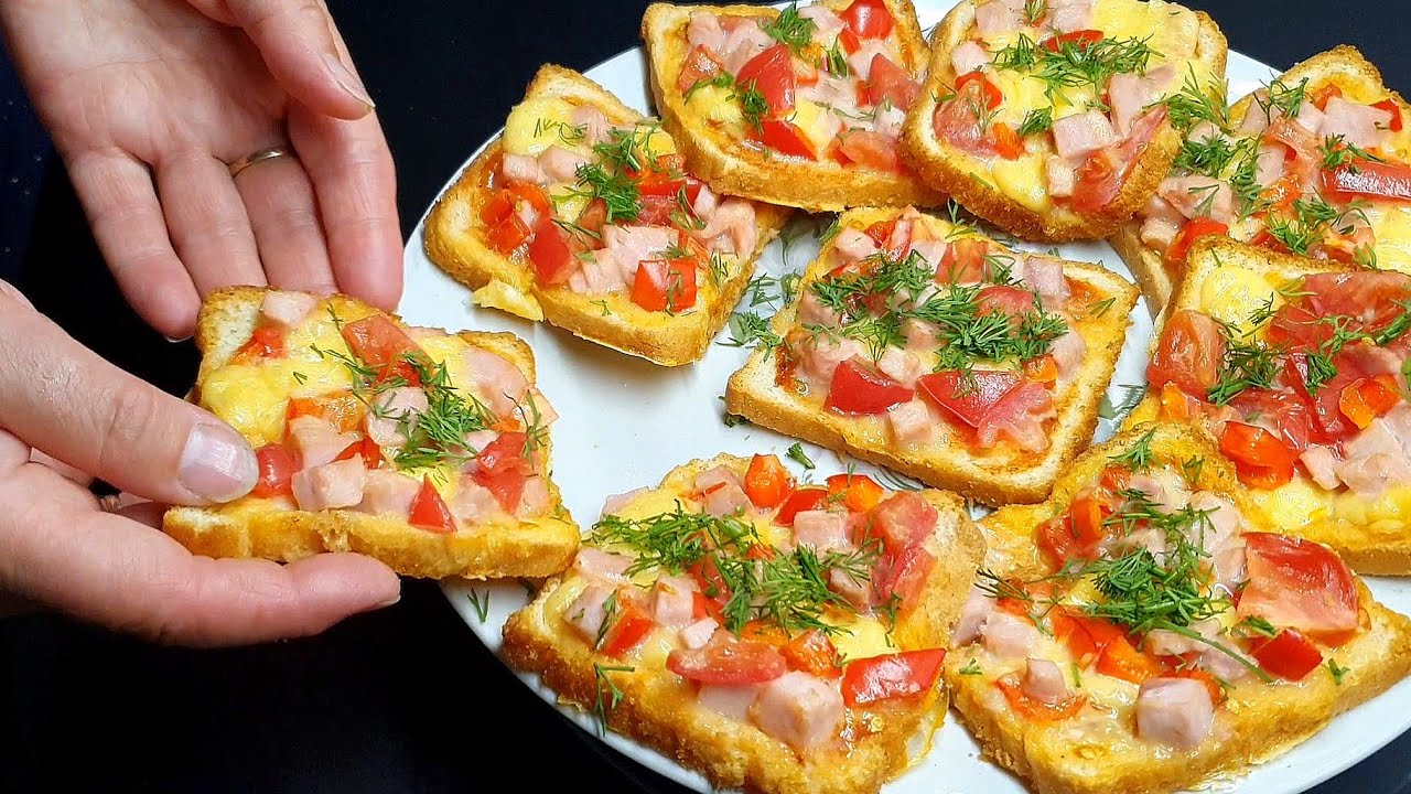 These SUPER MINI PIZZAS will be the First to be Swept off the Table ...