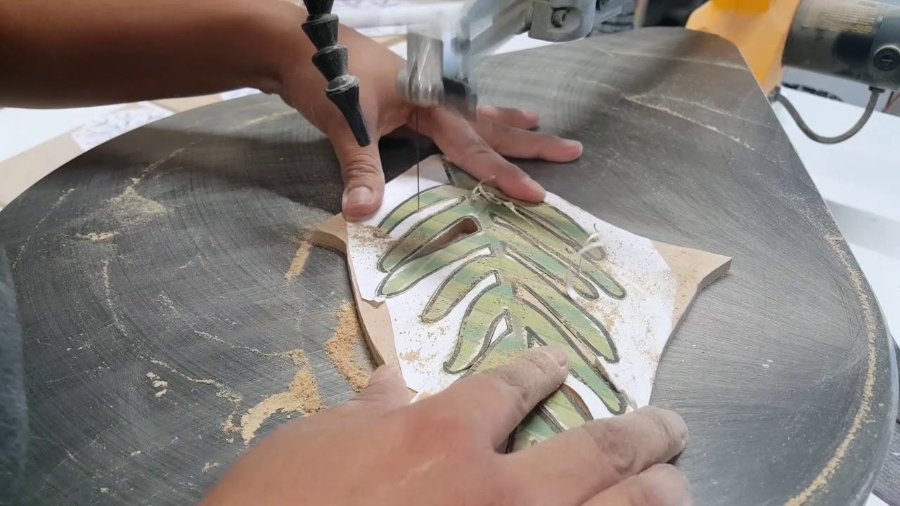 Scrolling A Leaf - YouTube