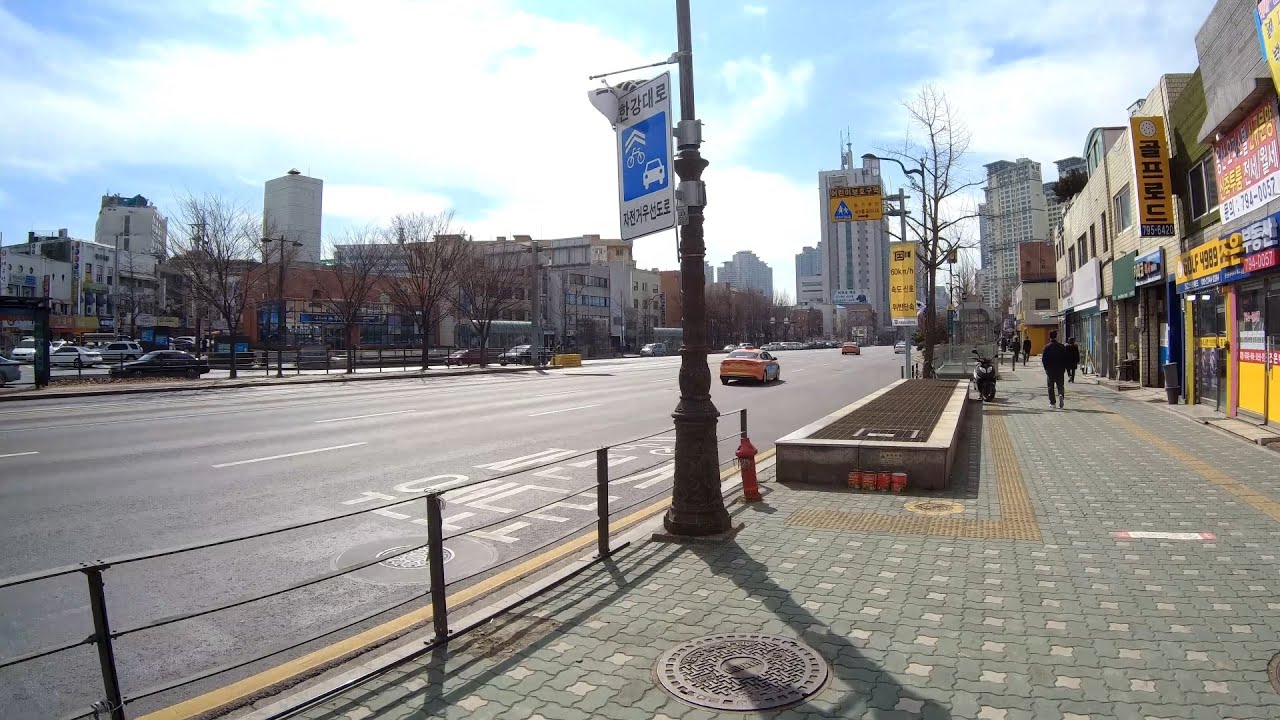 4K【삼각지역】Samgakji station →【신용산역】 Sinyongsan station on HangangDaero ...