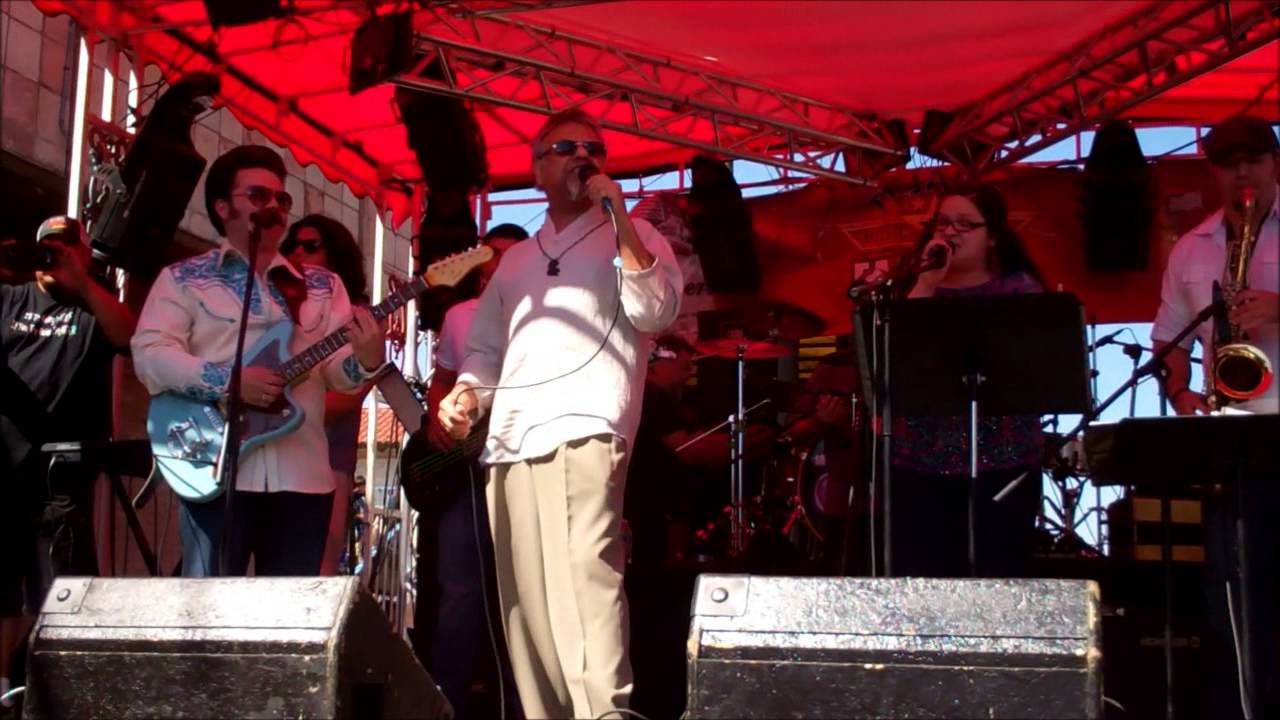 Little Joe sings with Mike Torres III & The Grooveland Chicano Band-San ...