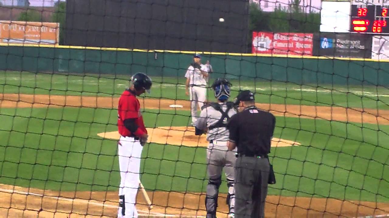 Asheville RHP Alex Balog vs. Hickory LF Jairo Beras, 4.11.14 - YouTube