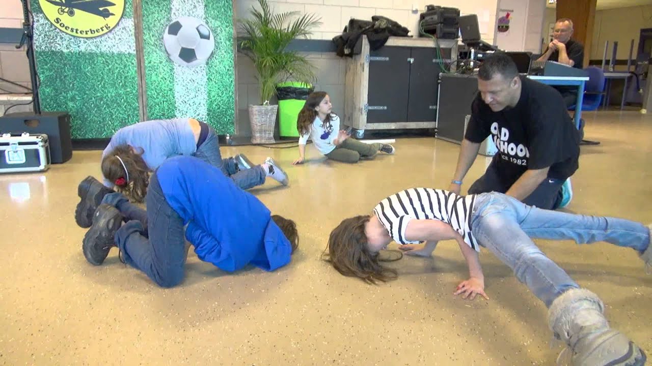 How to Breakdance voor kinderen HD - YouTube