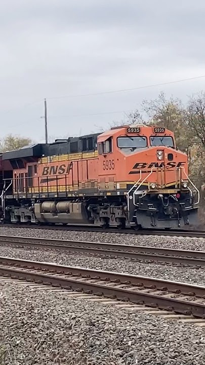 BNSF ES44AC #5935 (Haslet, Texas) - YouTube