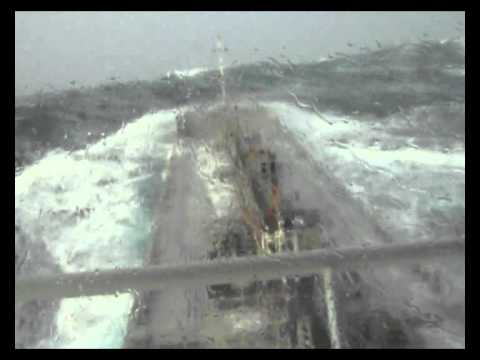 Storm at the Irish sea - YouTube