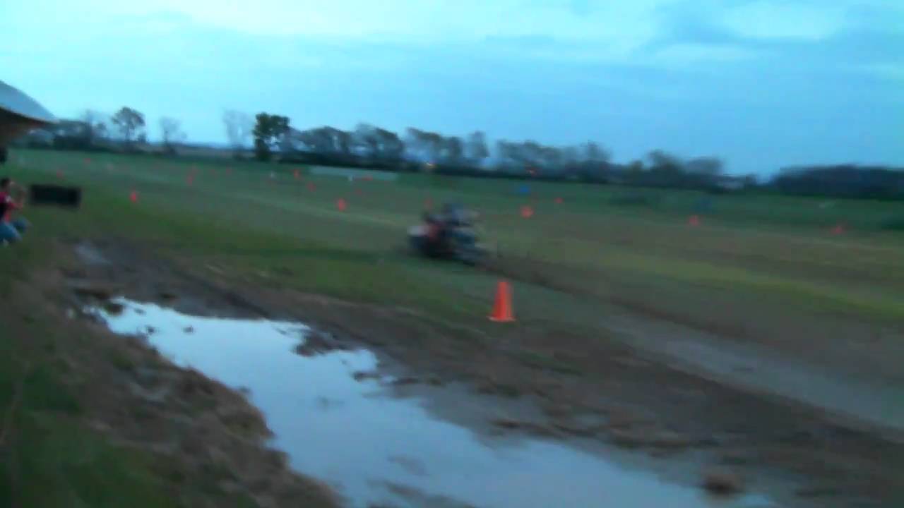 Top Gun 2010 Marks D&D 1000Twin VS Joy Benoit 1000 triple - YouTube