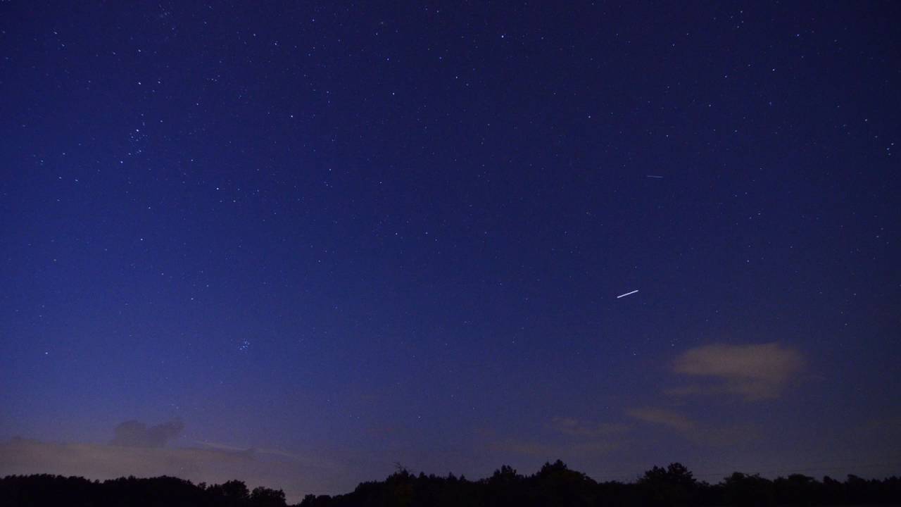 ISS crossing my sky above distant storm cells 2016-07-13 - YouTube