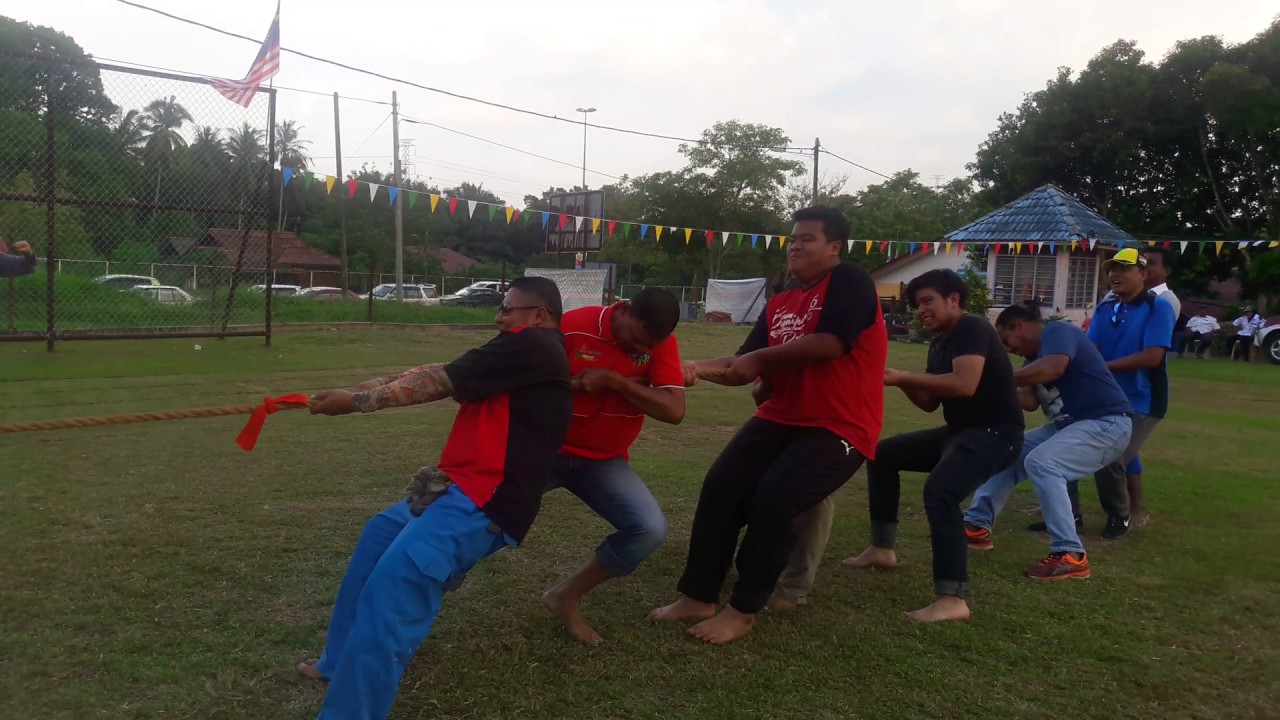 Kejohanan tarik tali antara bapa dgn Guru. Di sk rumbia - YouTube