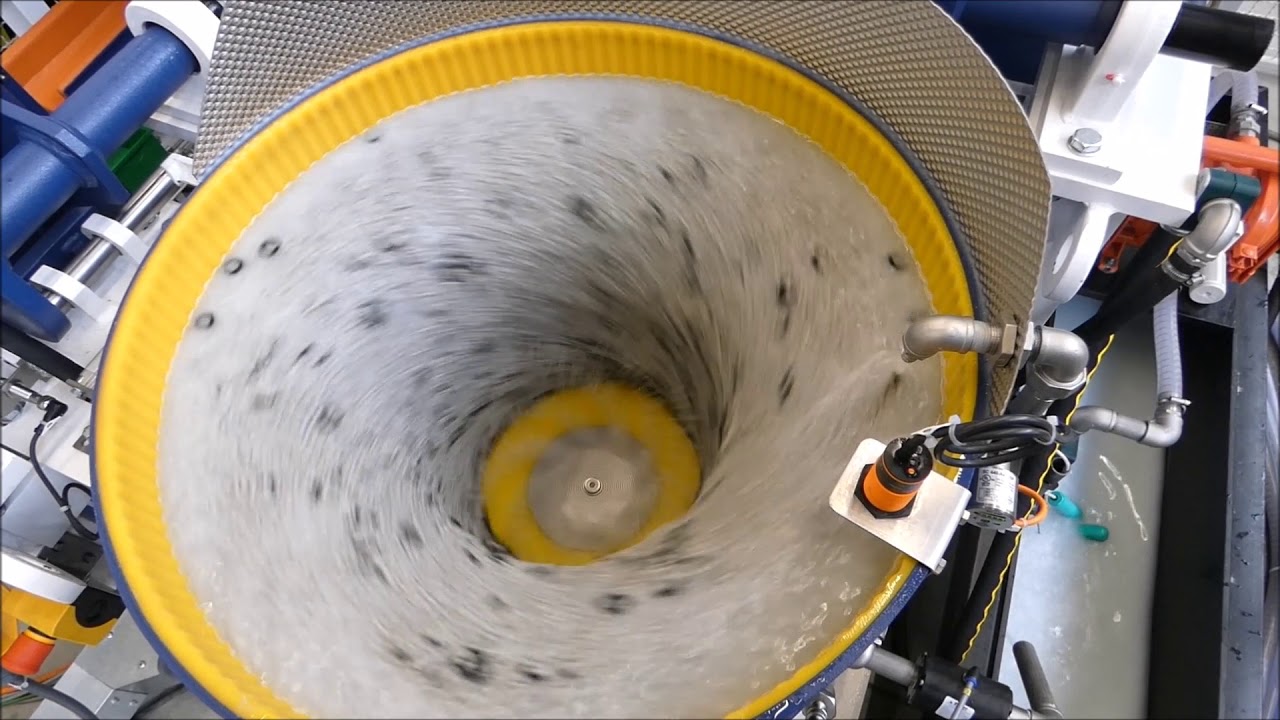 O-ring deflashing process - Walther Trowal - YouTube