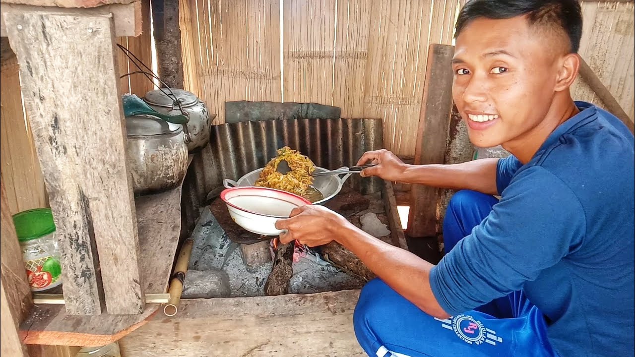 Masak, Buat Bakwan Kolbis, Menjamu Orang Kerja, Dimasakin Daun Tomat ...