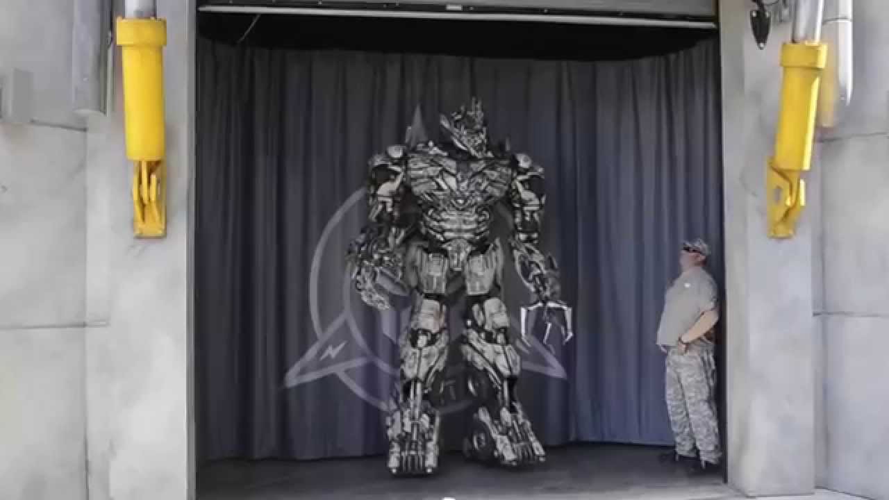 Transformers meet and greet at Universal Studios Florida - YouTube