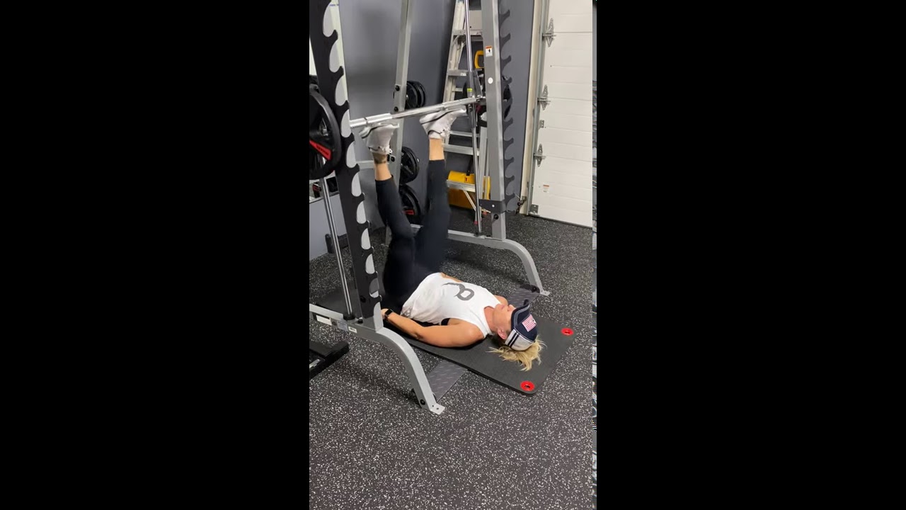 Smith Machine Leg Press Wide to narrow stance - YouTube