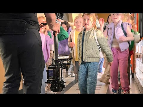 EERSTE DRAAiDAG VAN ONZE 3DE FiLM OP EEN DiCHTE SCHOOL ... |  Bellinga Vlog #3145