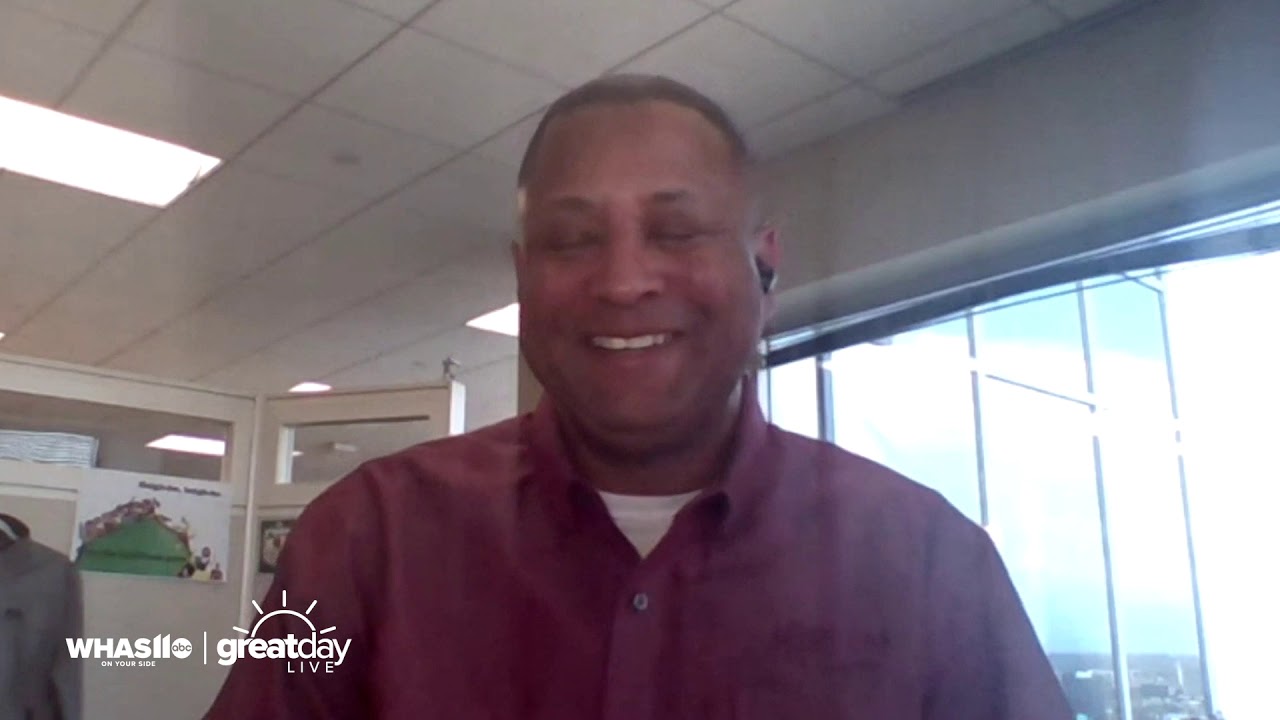 LO21942 9000 WOV SHON ADAMS - YouTube