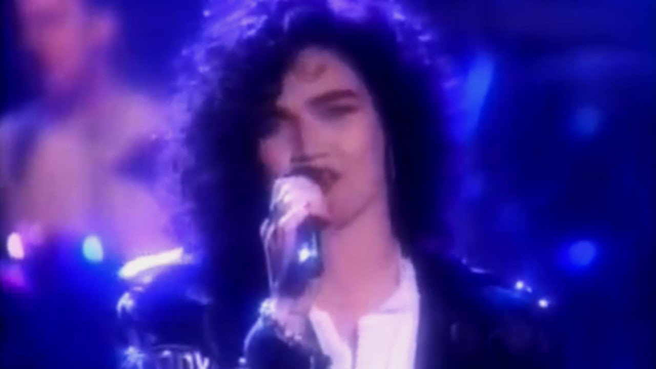 Alannah Myles | Black Velvet | Live Arsenio Hall | 1989 | HD - YouTube