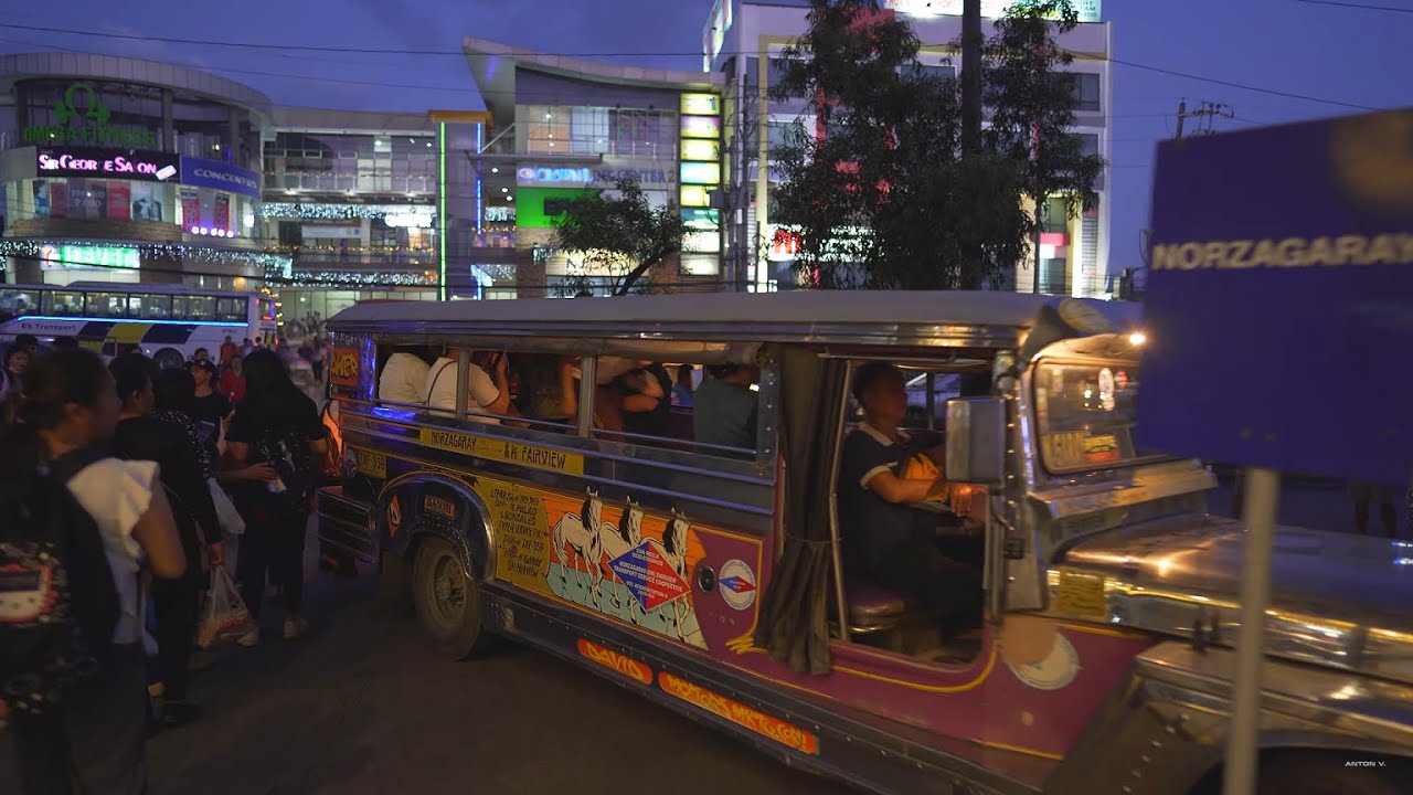 Philippines, jeep night ride from SM Fairview to SM SJDM ( 2 of 2 ...