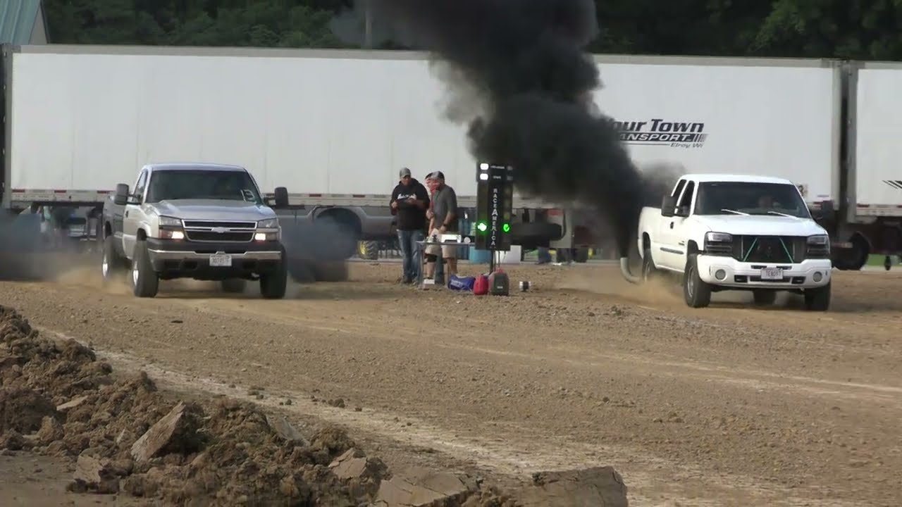 OPEN Diesel 4x4 dirt drag racing - YouTube