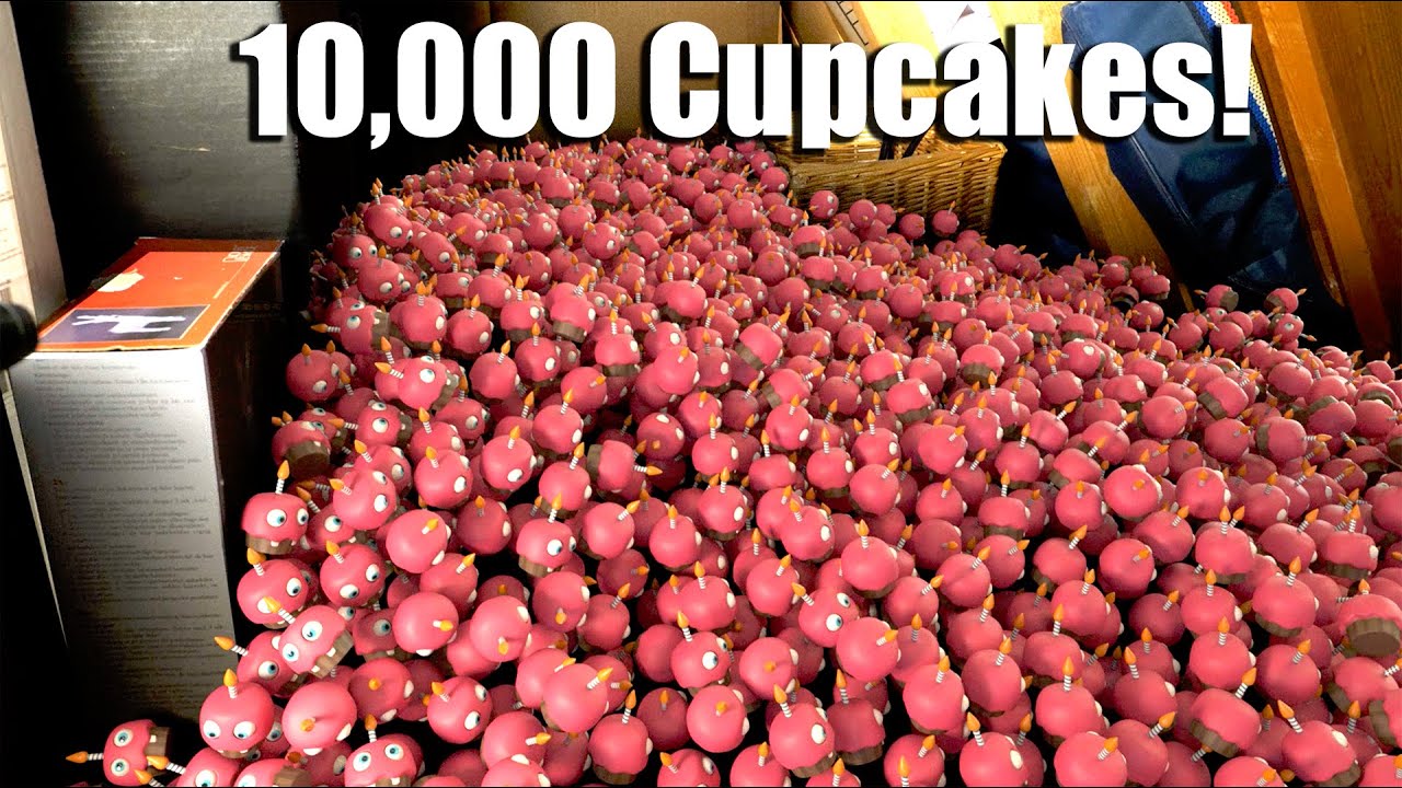 10,000 cupcakes vs real FNAF chica - YouTube