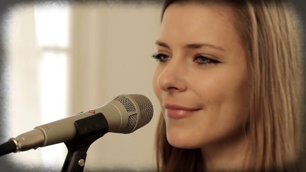 Stefano Tucci - Disconnected From the World - Live loop with Kristiana - YouTube Music