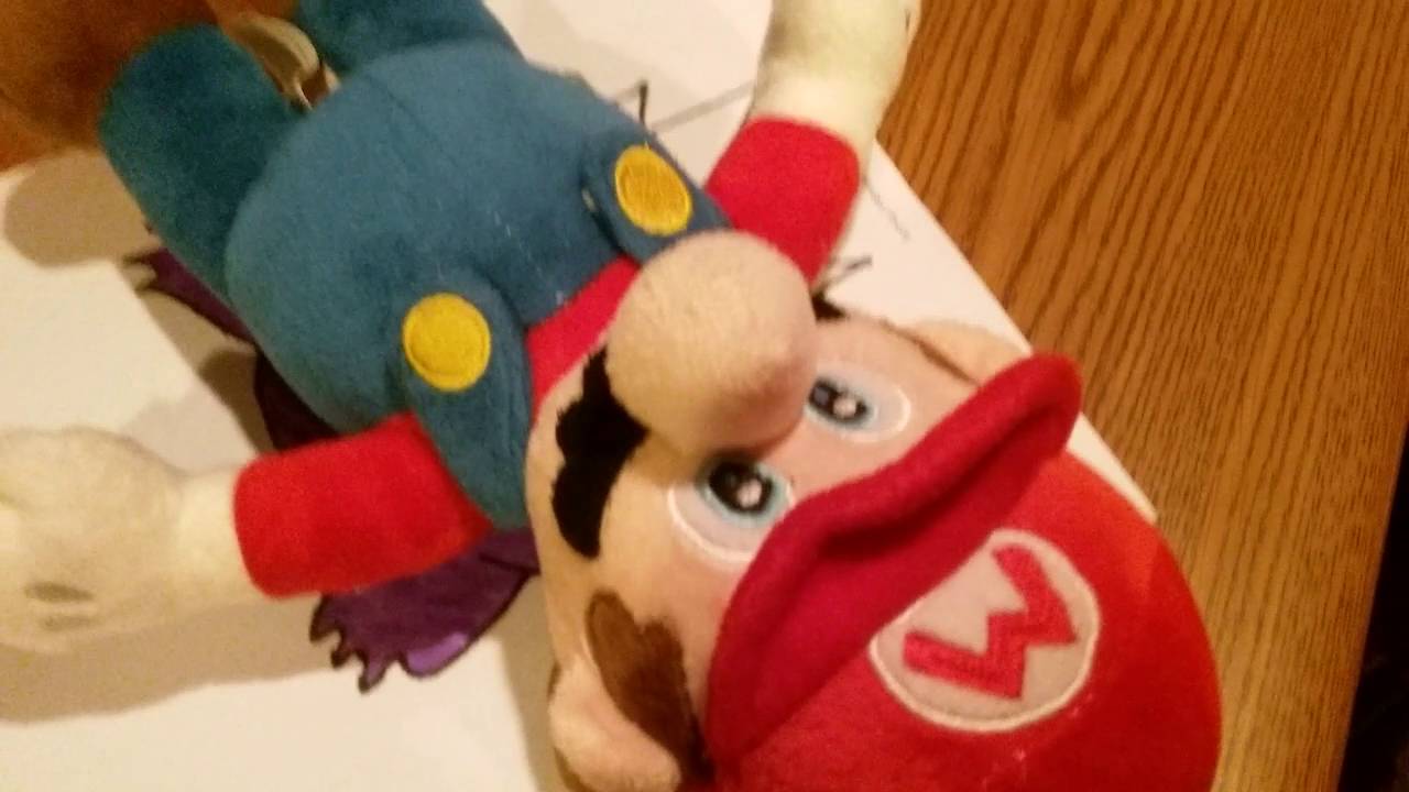 Kitty girl meets donkey kong and diddy kong - YouTube