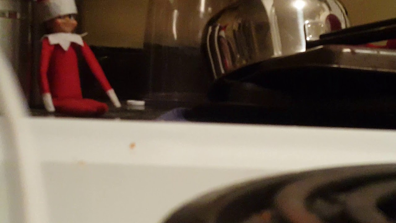 Teleporting elf on the shelf - YouTube