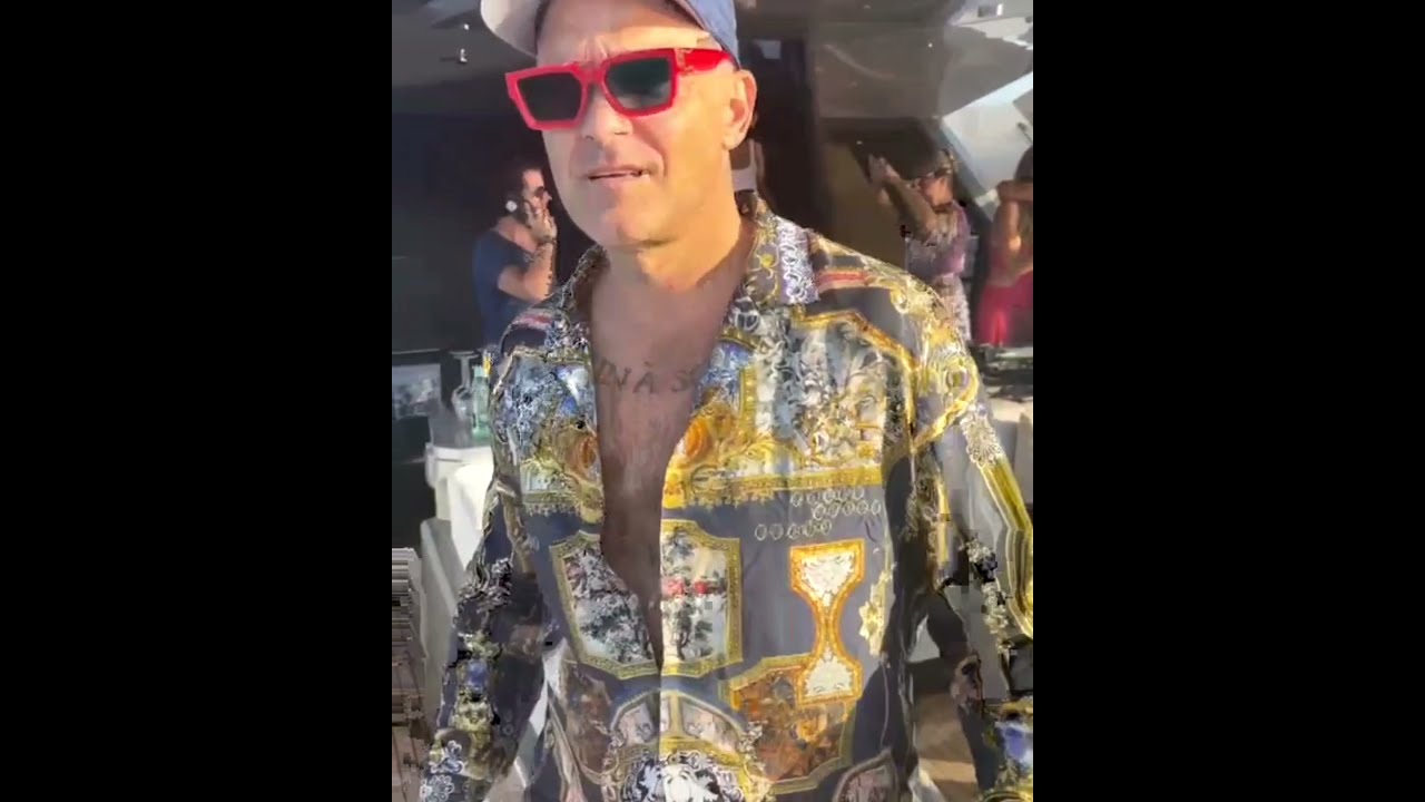 Robbie Williams Well done day 💪 - YouTube
