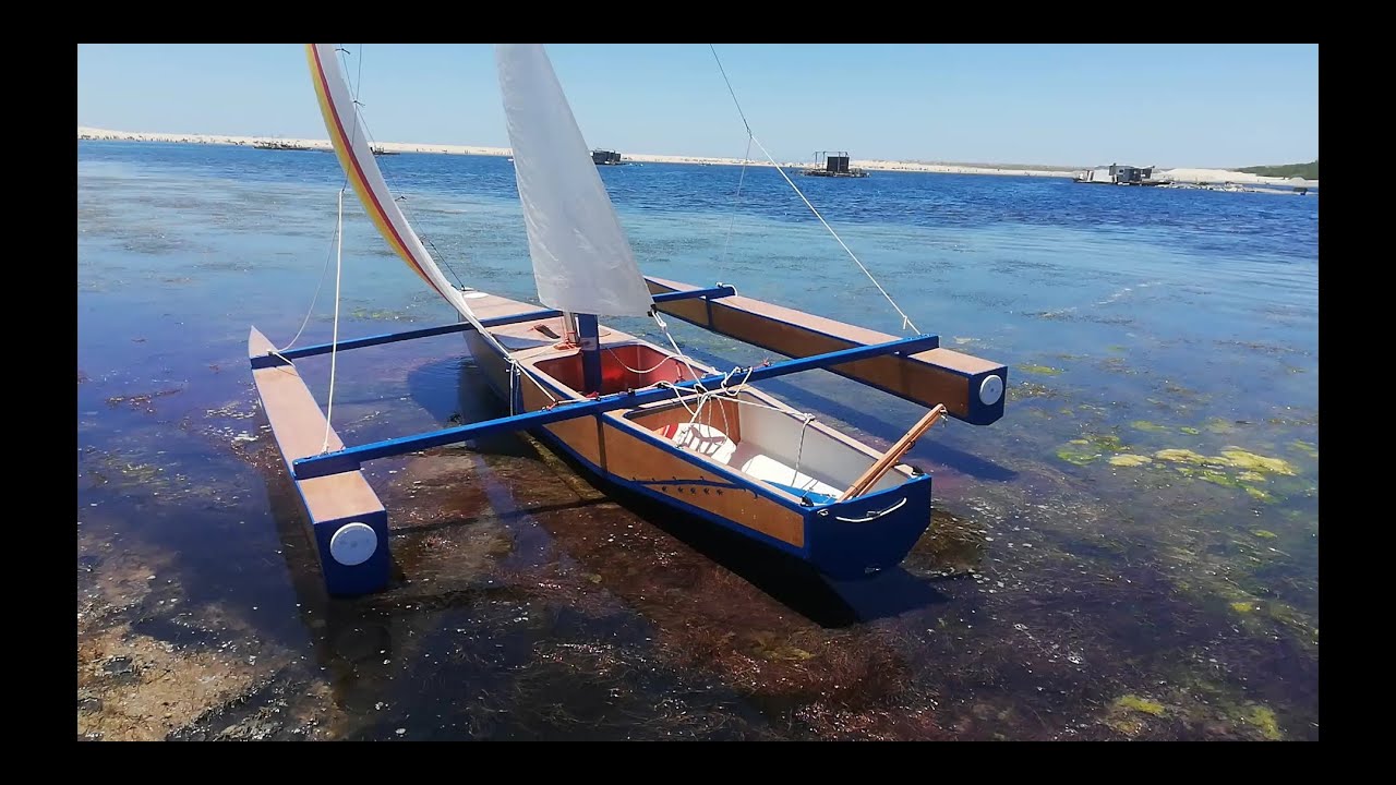 Tupaia small Trimaran - YouTube