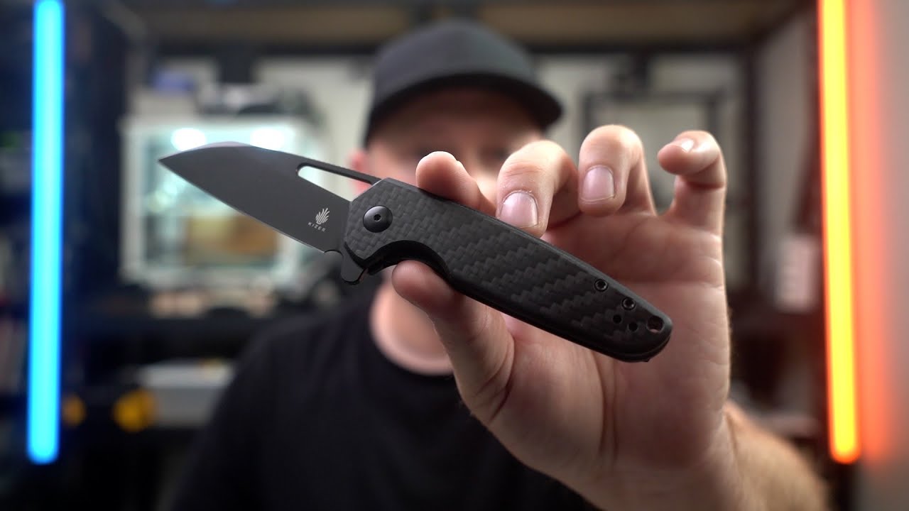 Kizer Helmet Pocket Knife Review: Sheepsfoot Blade & Carbon Fiber ...