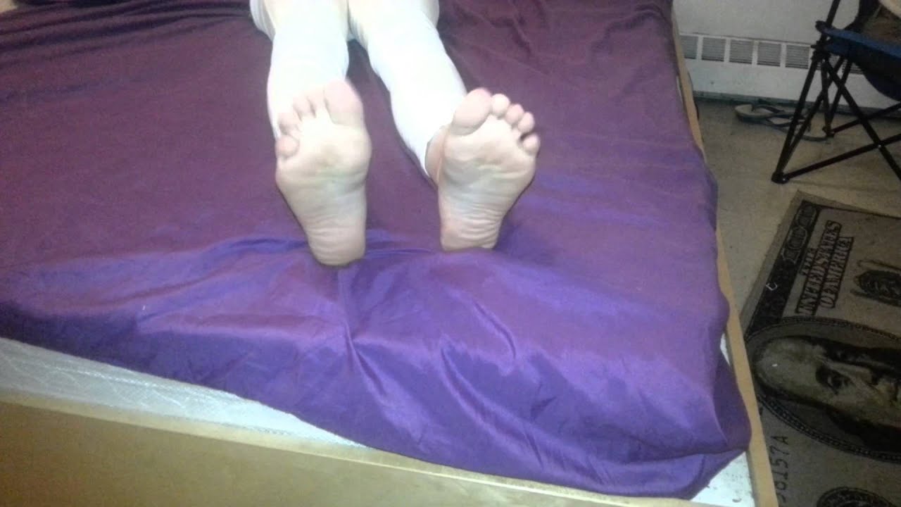 Latina toes & soles - YouTube