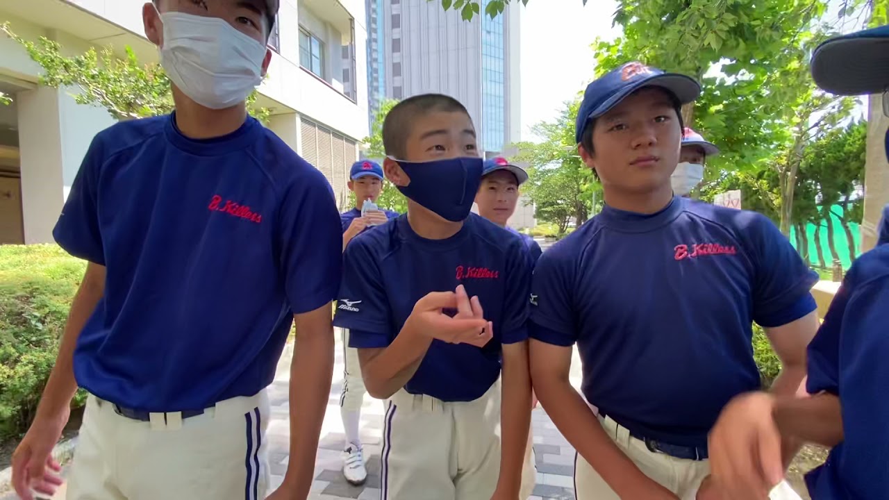 Love how polite all Japanese people are. Meeting baseball kids - Tokyo ...
