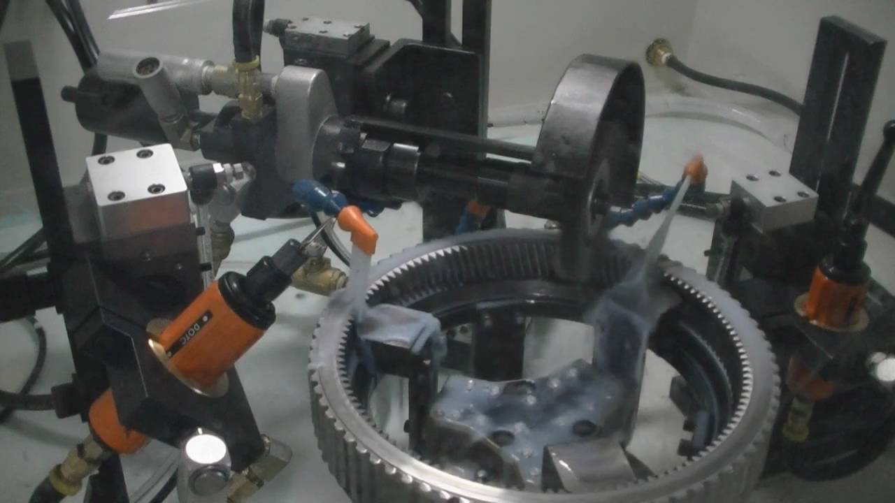 Redin gear deburr chamfer : deburring ring gear with wash - YouTube