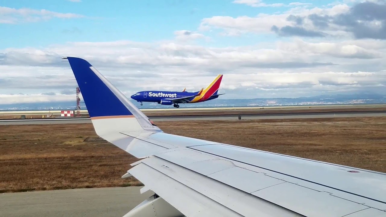 Busy Runways at SFO - YouTube