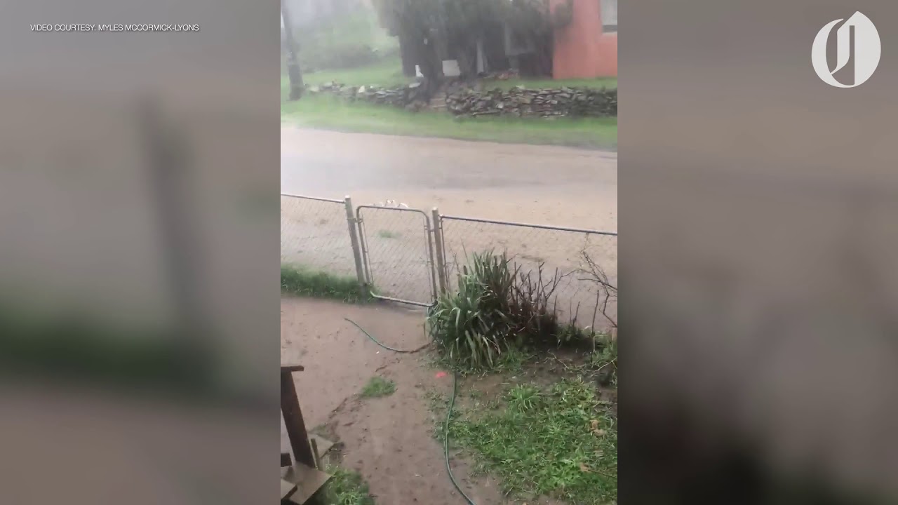 Flash flood gushes through Mitchell, Oregon - YouTube