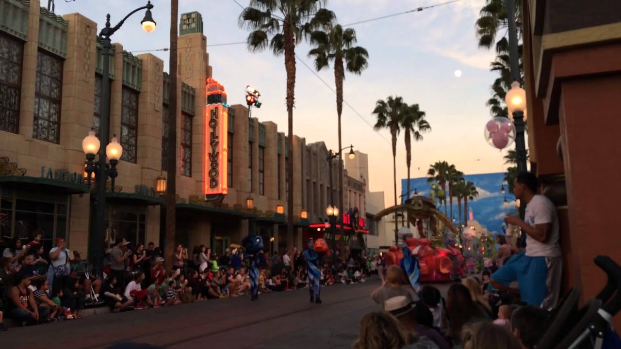 California Adventure Parade - YouTube