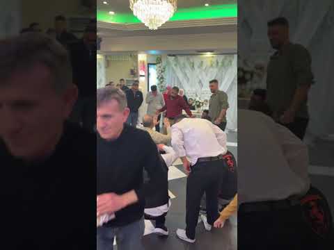 Emir Bozdoğan Niğde Uluören düğünü gençlerin coştuğu o an 