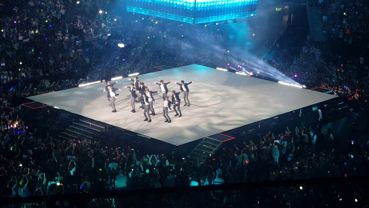 [KCON LA 2017] WANNA ONE - Never Stage 170820 - YouTube
