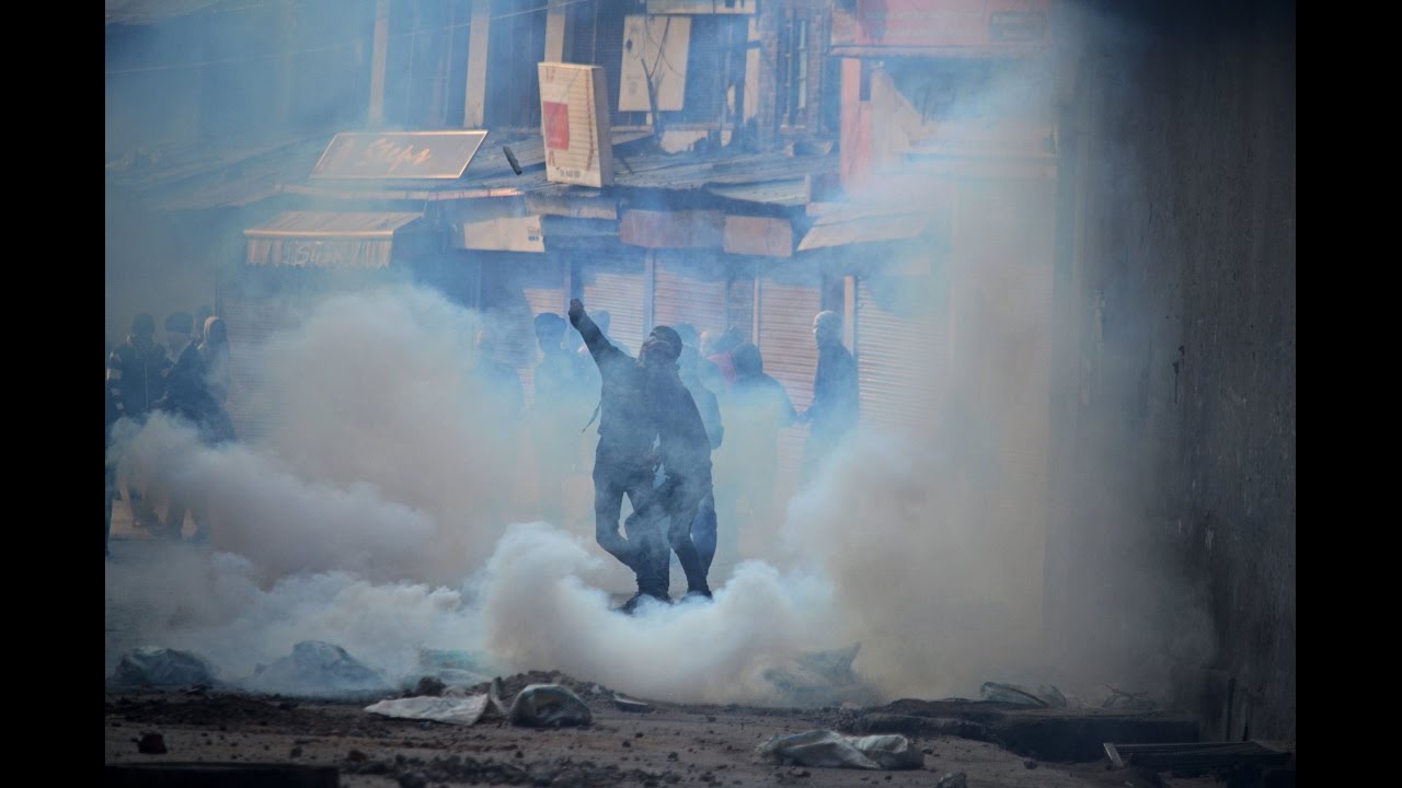 Ground report from Kashmir - YouTube