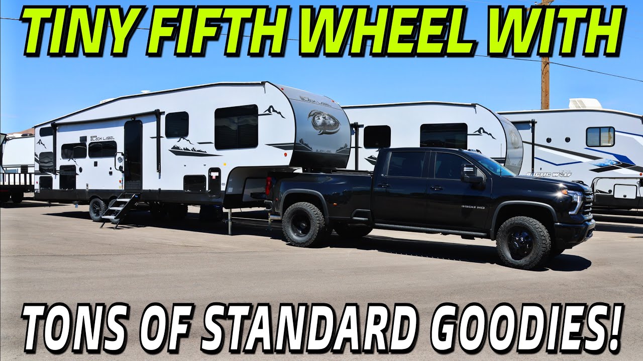 This 33FT Fifth Wheel Is Budget Friendly And Comes Standard With Cool ...