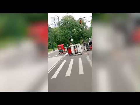 18-year-old tourist killed after being thrown from horse carriage in Central Park