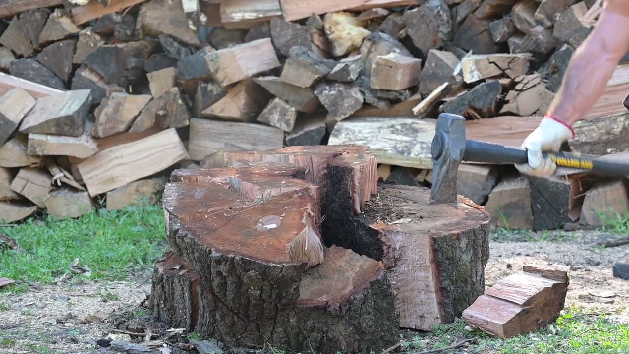 Hand Splitting Oak 🥵 - YouTube