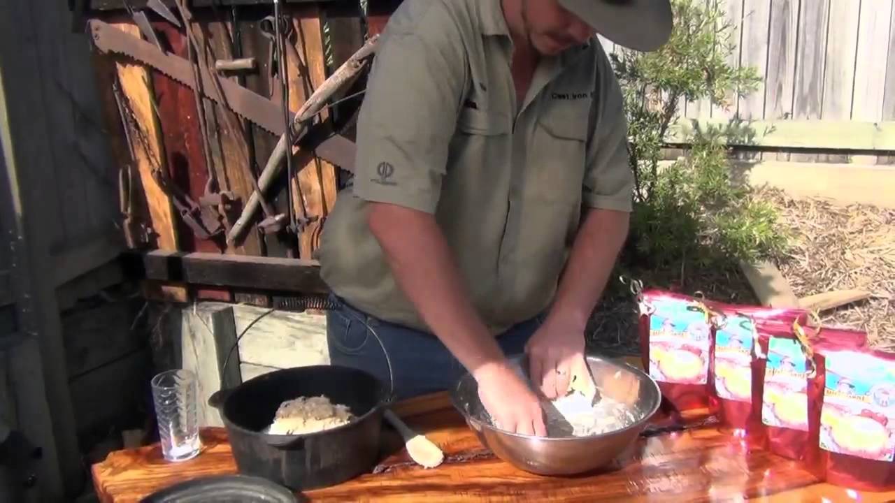 The Bush Christmas Fruity Damper - the Best Holiday Gift Idea - YouTube