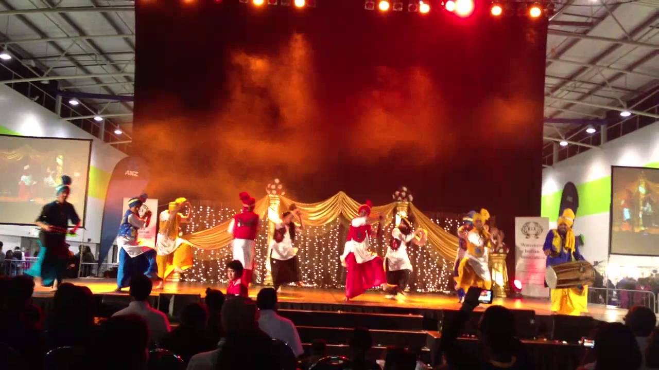 Waitakere Diwali mela 2012 2nd song - YouTube